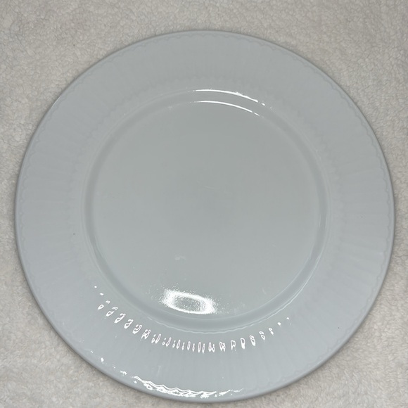 Coventry | Dining | Coventry Parthenon Pattern Fine Porcelain White ...
